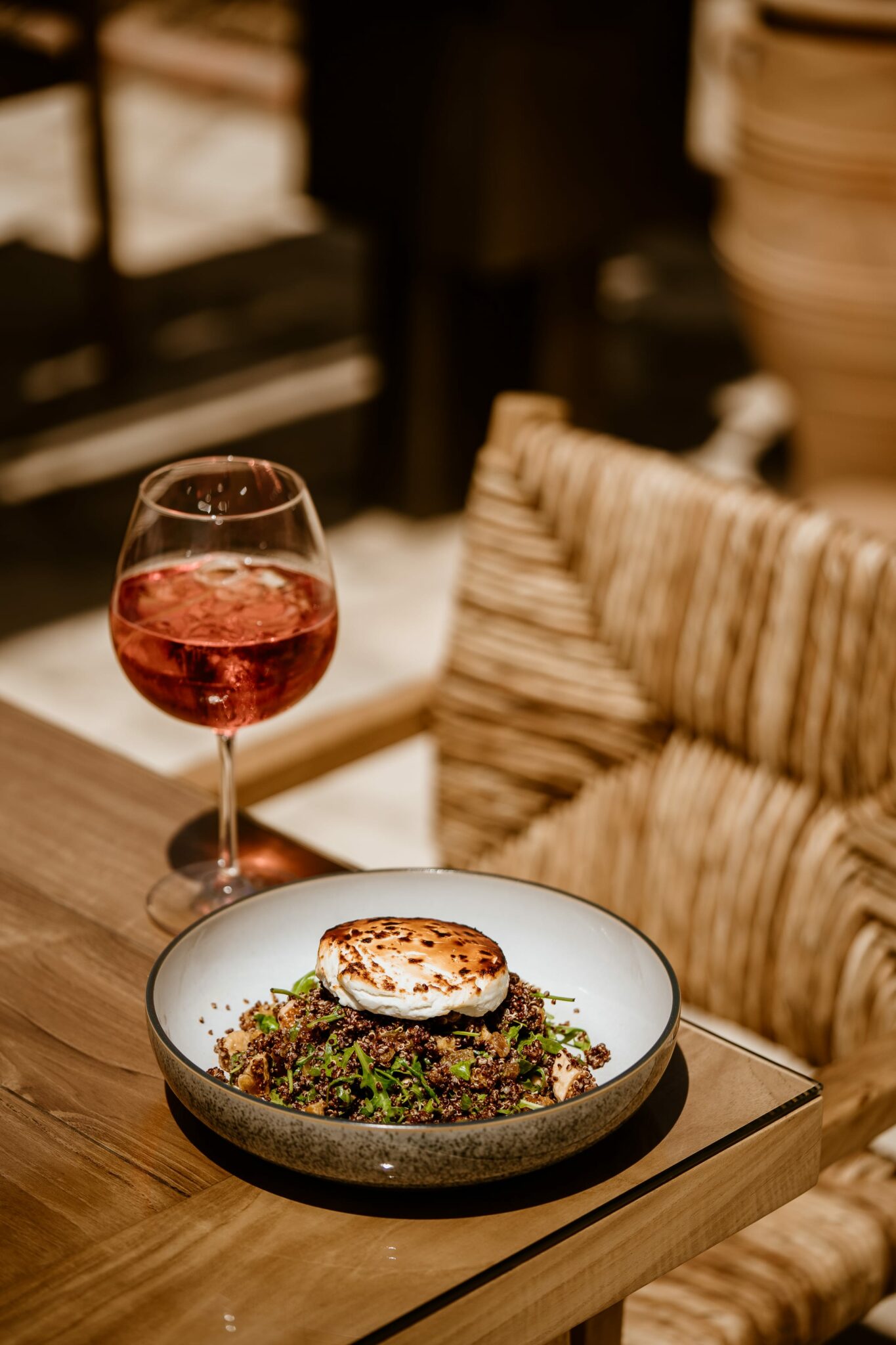 Vardas Seacret | Seaside Dining & Mediterranean Cuisine